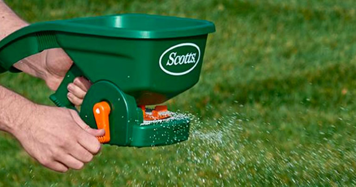 What Fertilizer to Use for a Beautiful Yard | McCoy's